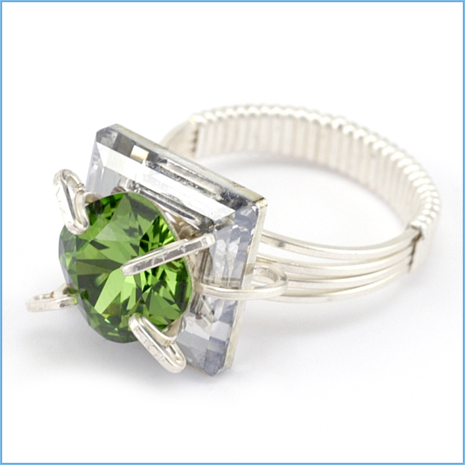 How to Make a Memory Wire Ring - Green Crystal Ring